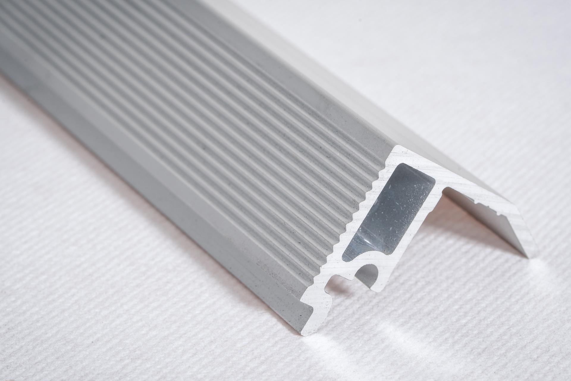 Antrittskante Balkofloor | Terrassenprofile | Schienen / Profile ...